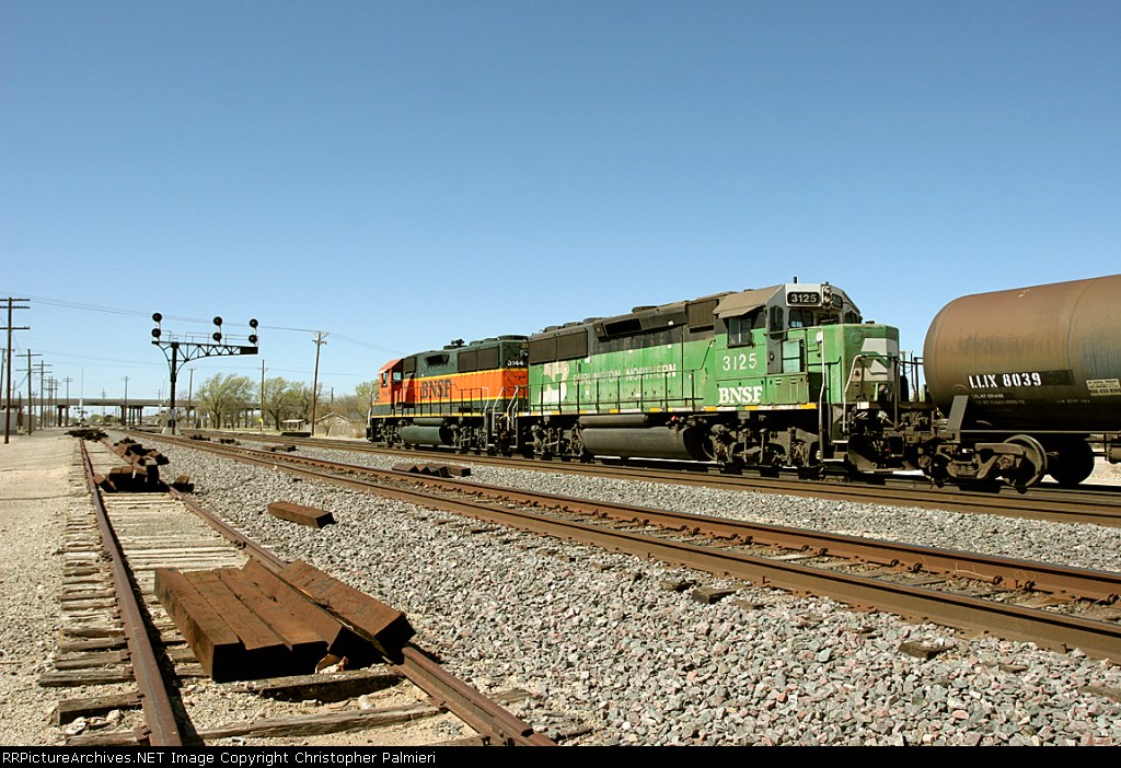 BNSF 3125 and BNSF 3144